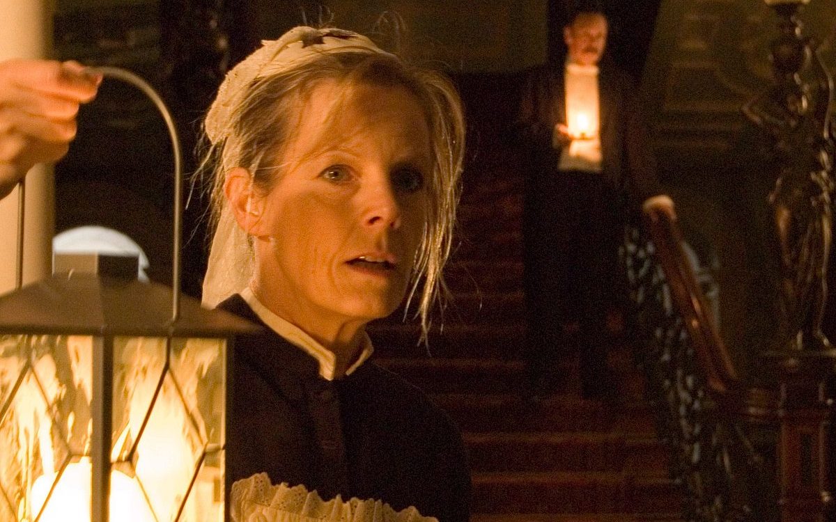 Roaming performance in historic mansion celebrates 1000th show