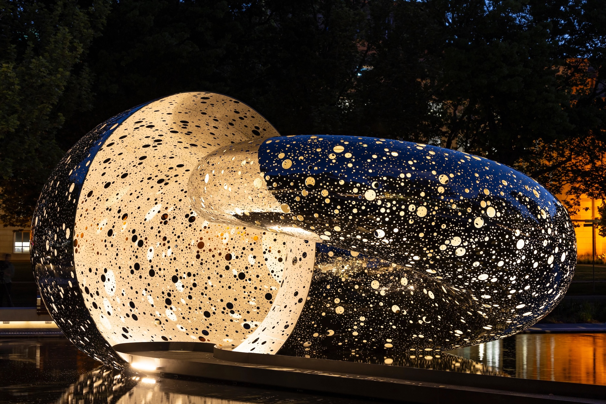 Exhibition review: Lindy Lee’s Ouroboros and exhibition, NGA