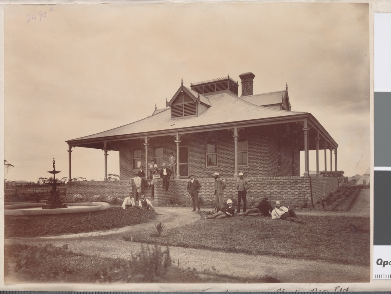 Red Earth: A History of the Mildura Region in pictures